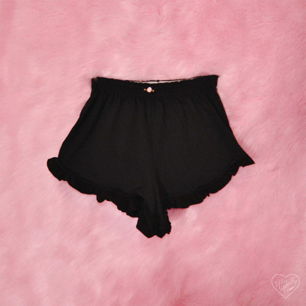 BLACK RUFFLE SHORTS – nikkilipstick